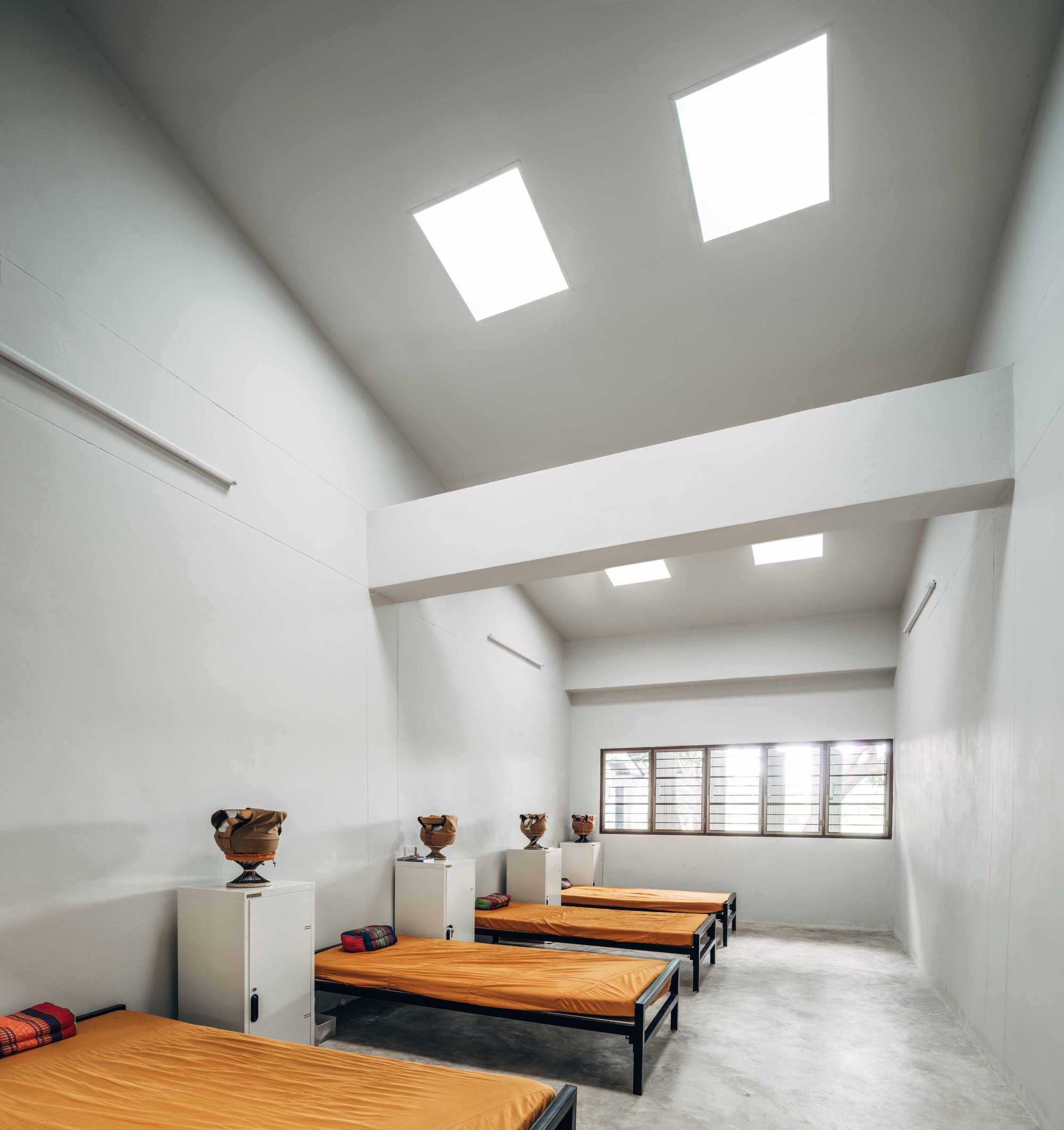 Galeria de Templo Buddhanimit / Skarn Chaiyawat + Rina Shindo + Witee ...