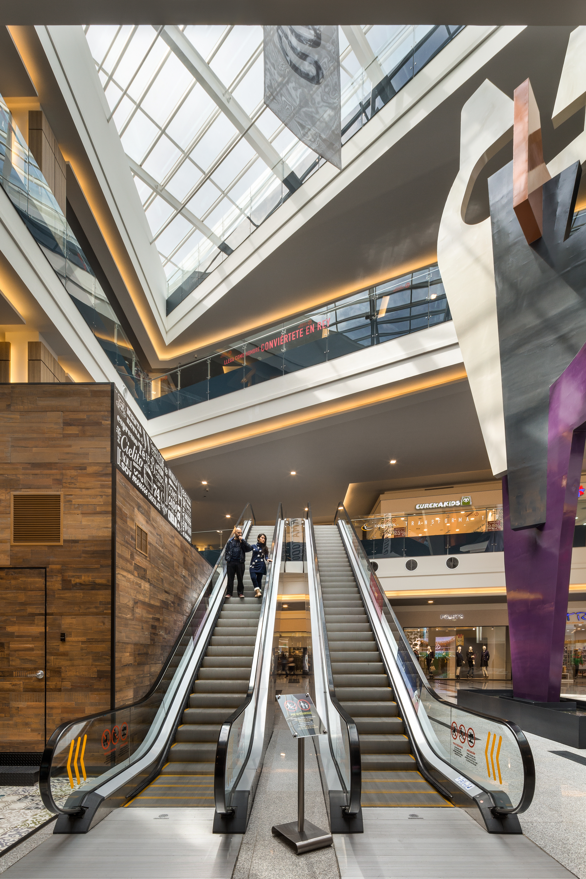 Galería de COSMOPOL / MIGDAL ARQUITECTOS - 13