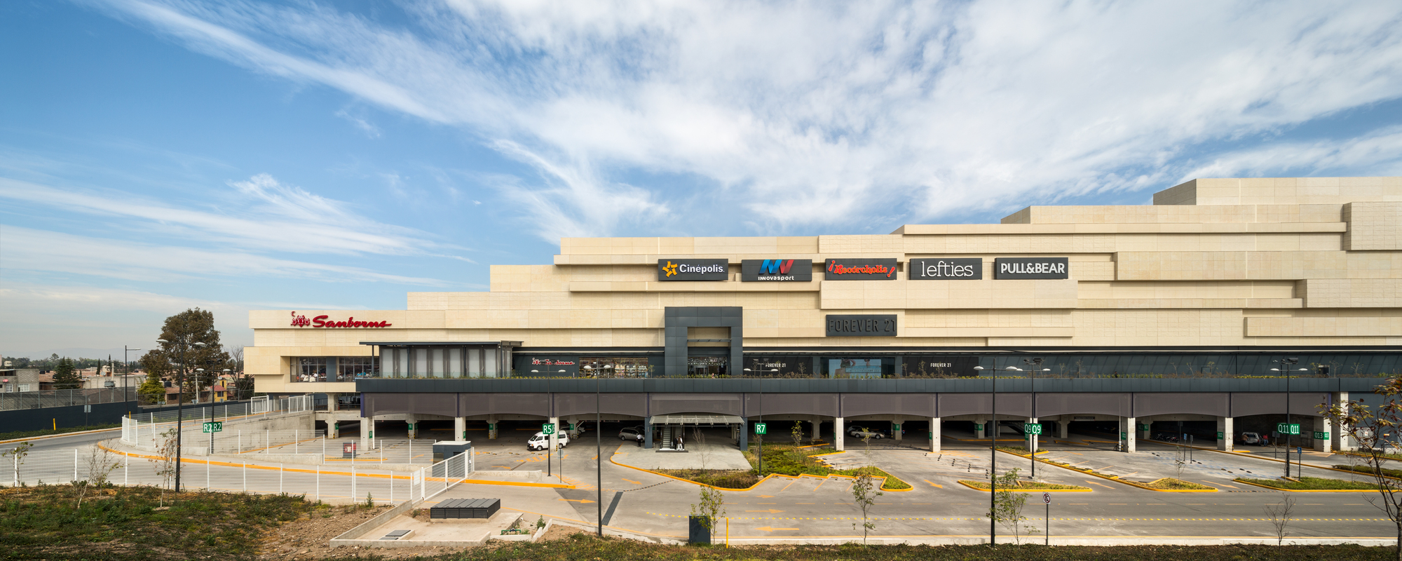 Galería de COSMOPOL / MIGDAL ARQUITECTOS - 10