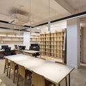 Apparel B / void design office | ArchDaily