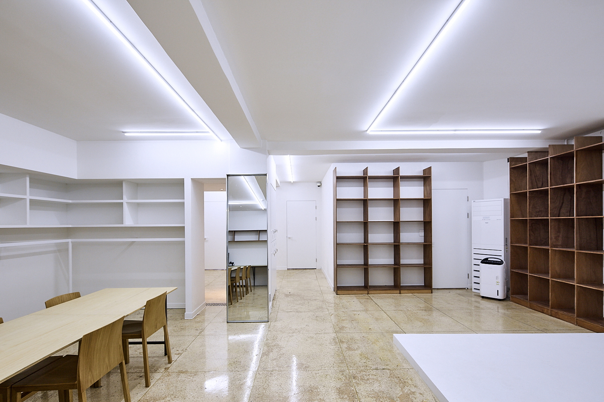 Gallery of Apparel B / void design office - 2