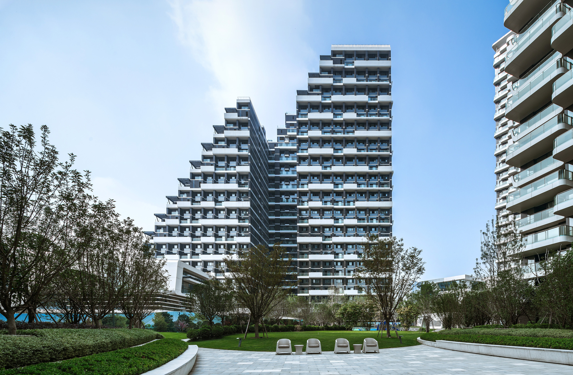 Gallery of Hanhai Luxury Condos / Archimorphic - 6
