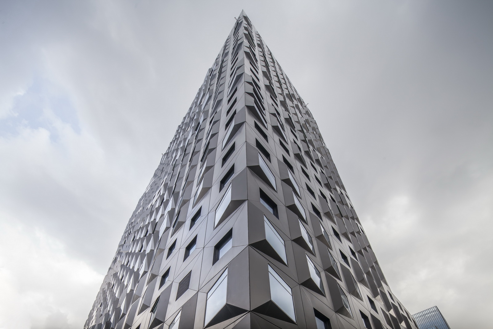 Gallery of CGN Headquarters Building / URBANUS - 20