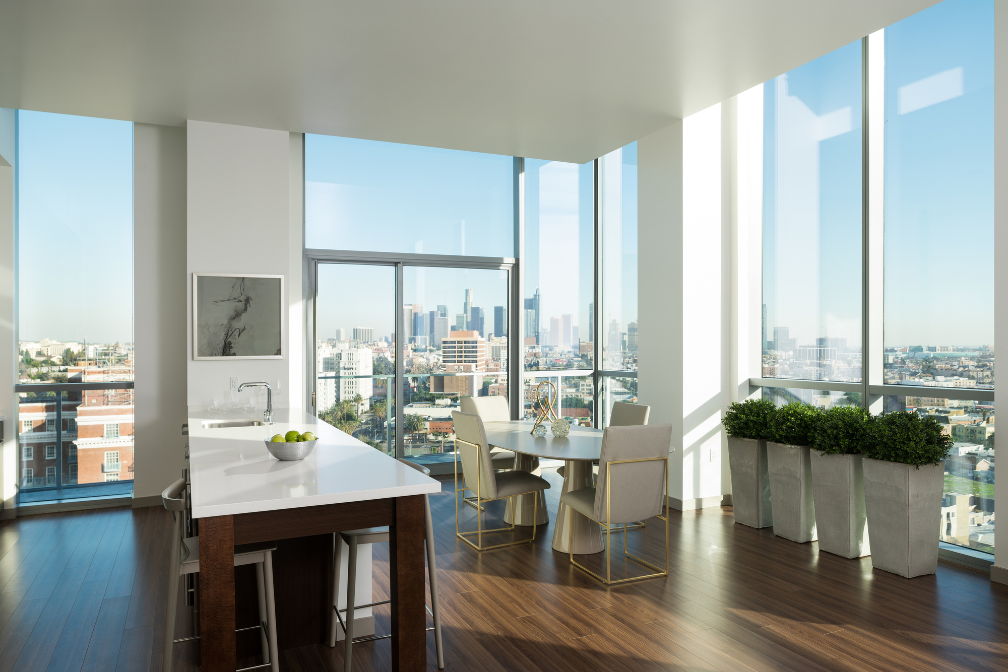 Gallery of 3033 Wilshire Tower / Steinberg Hart - 7