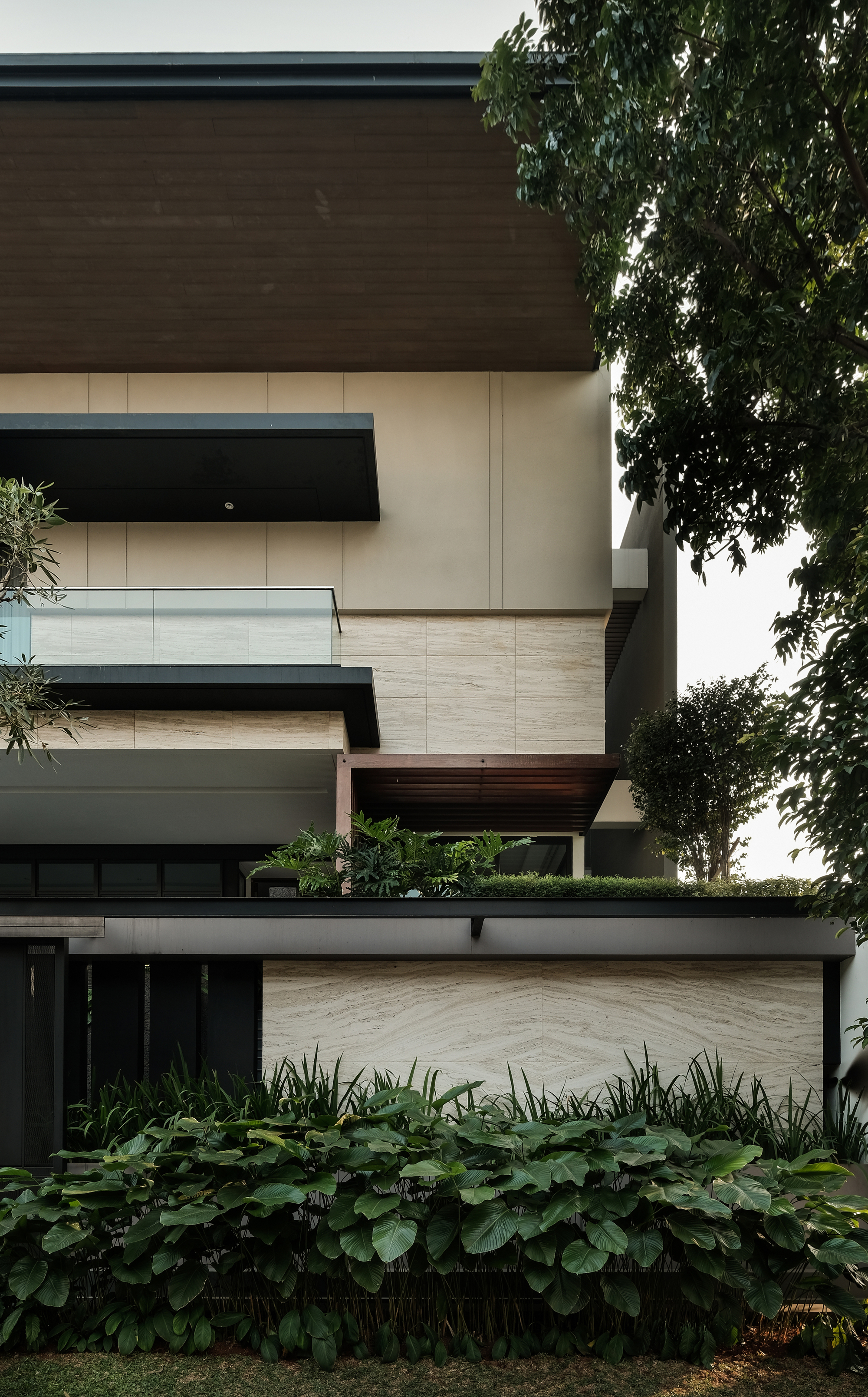 Gallery of DL House / DP+HS Architects - 18