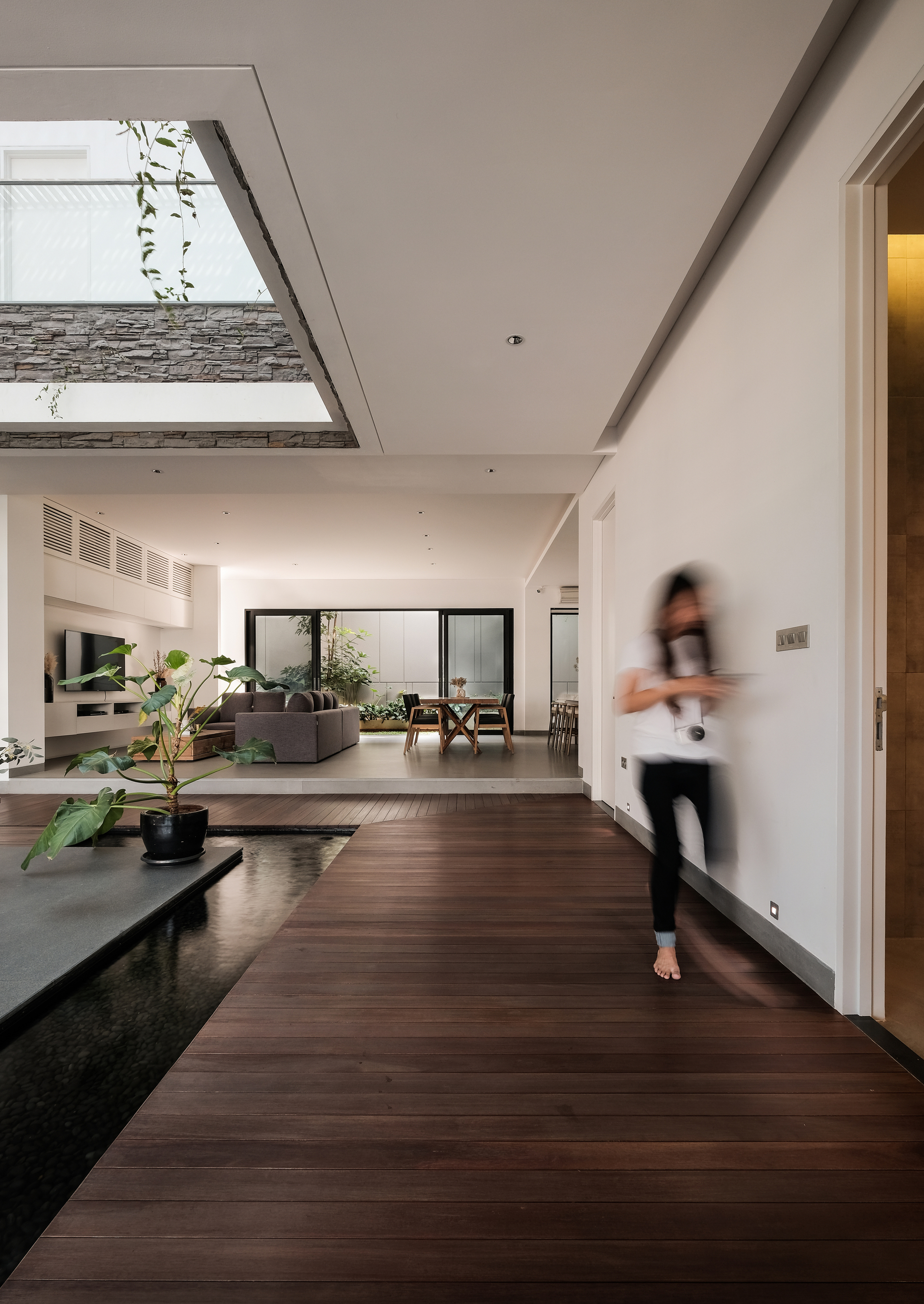 Gallery of DL House / DP+HS Architects - 19