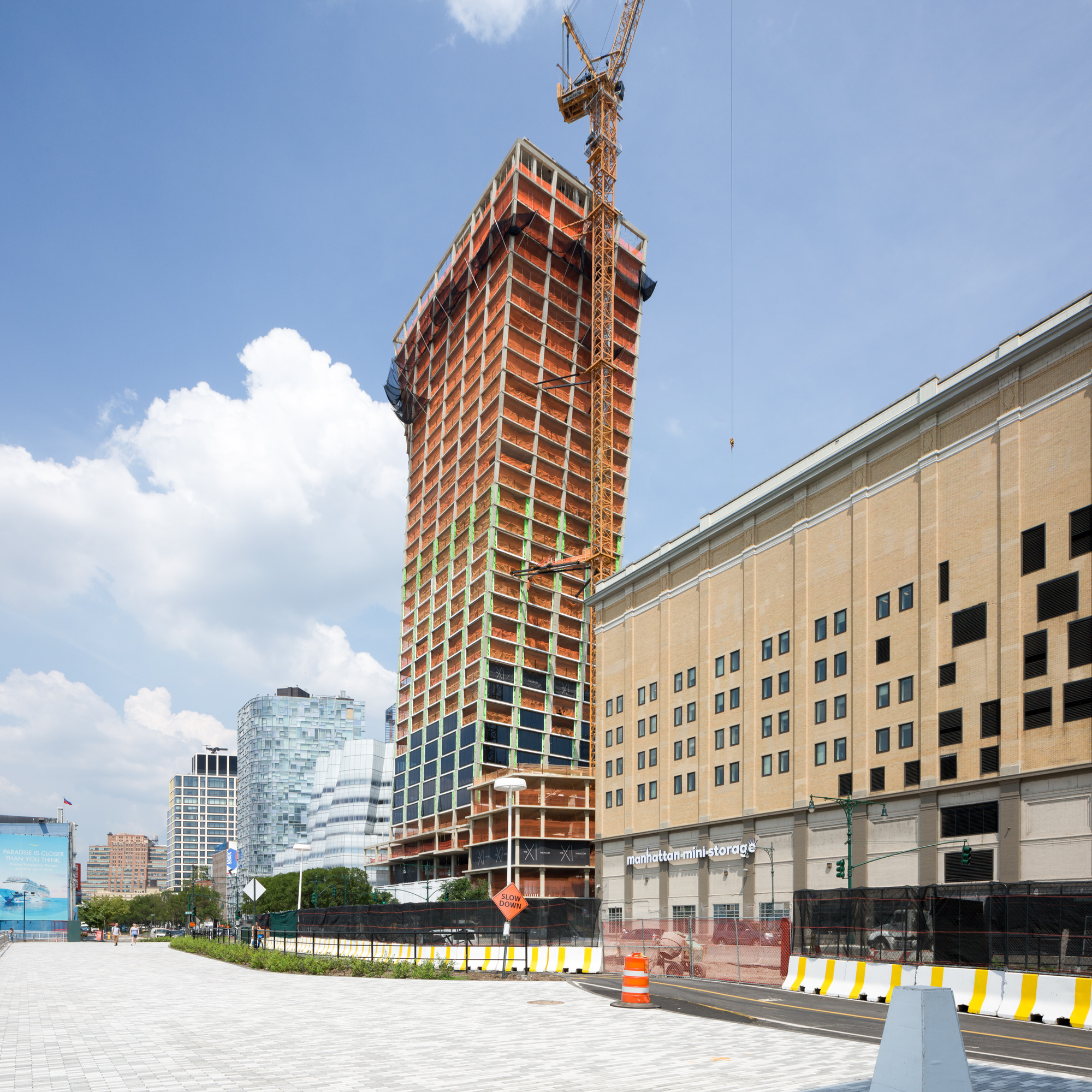 Galería de BIG finaliza la obra gruesa del primer edificio de 'The ...
