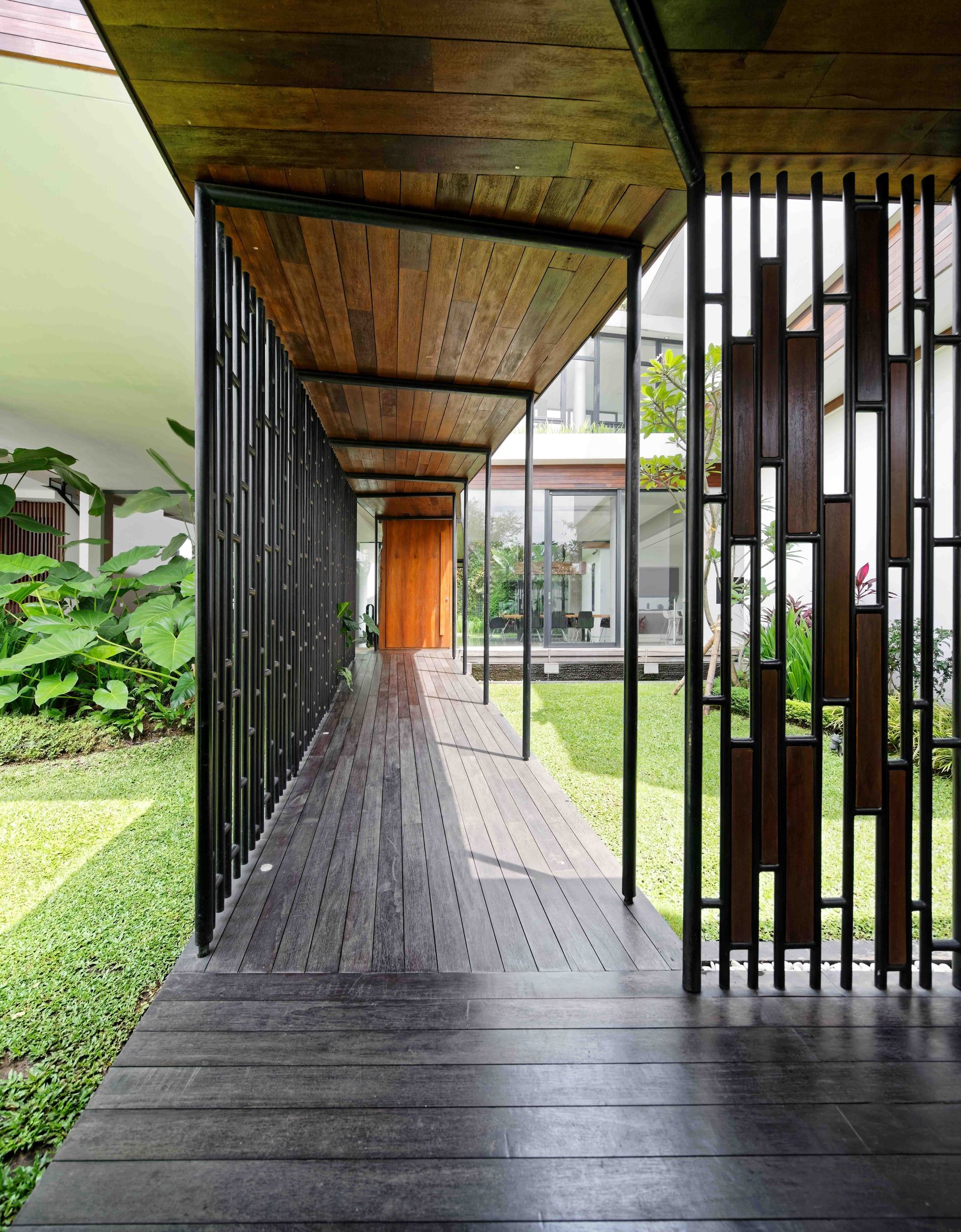 Gallery of Long House / TWS & Partners - 5