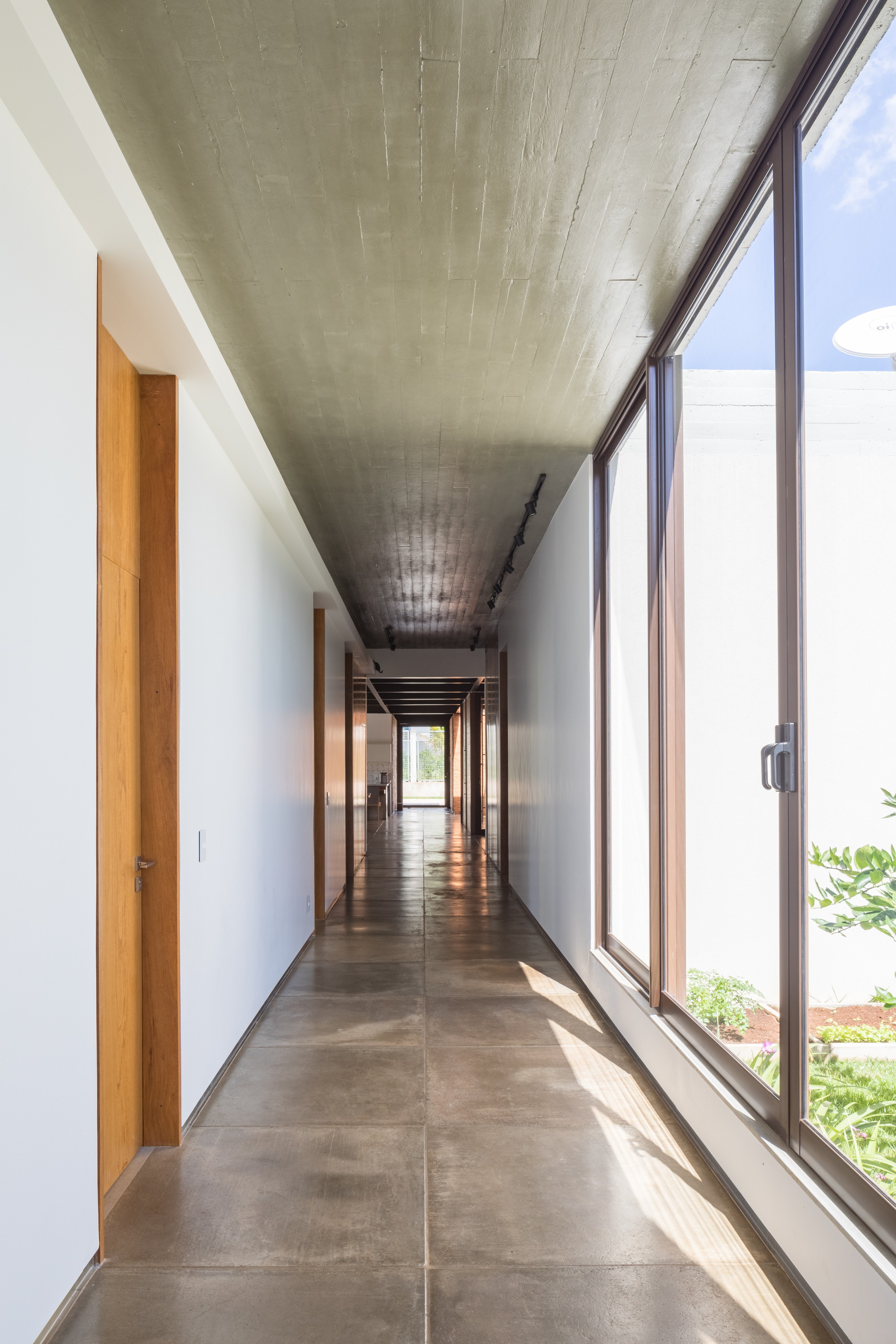 Gallery of 2x2 House / Estúdio Mova - 24