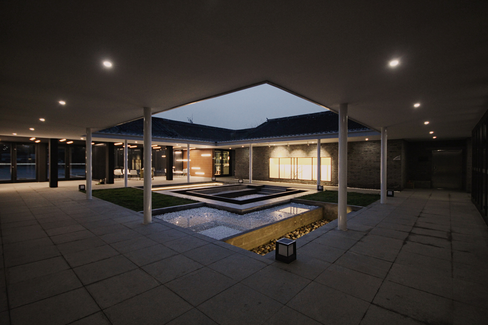 Gallery of Luoqi Xitang Village B&B Hotel / Monolith Architects - 28