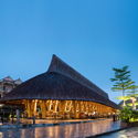 Bamboo Long House Restaurant / BambuBuild | ArchDaily