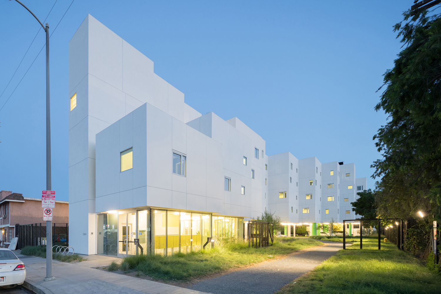 Gallery of Architecture and Homelessness: What Approaches Have We Seen ...