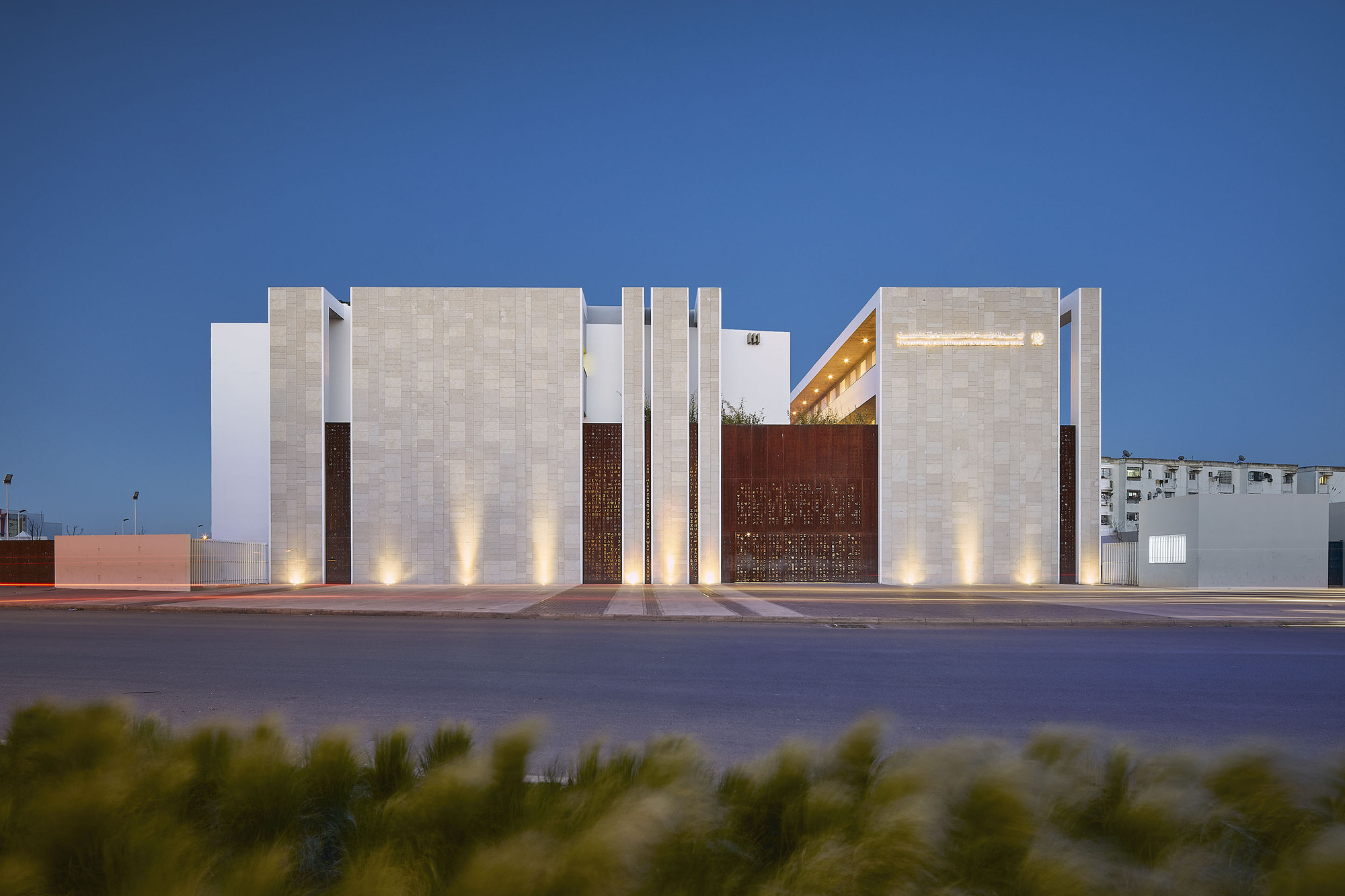 Gallery of Wall of Knowledge Middle School / Tarik Zoubdi Architect ...