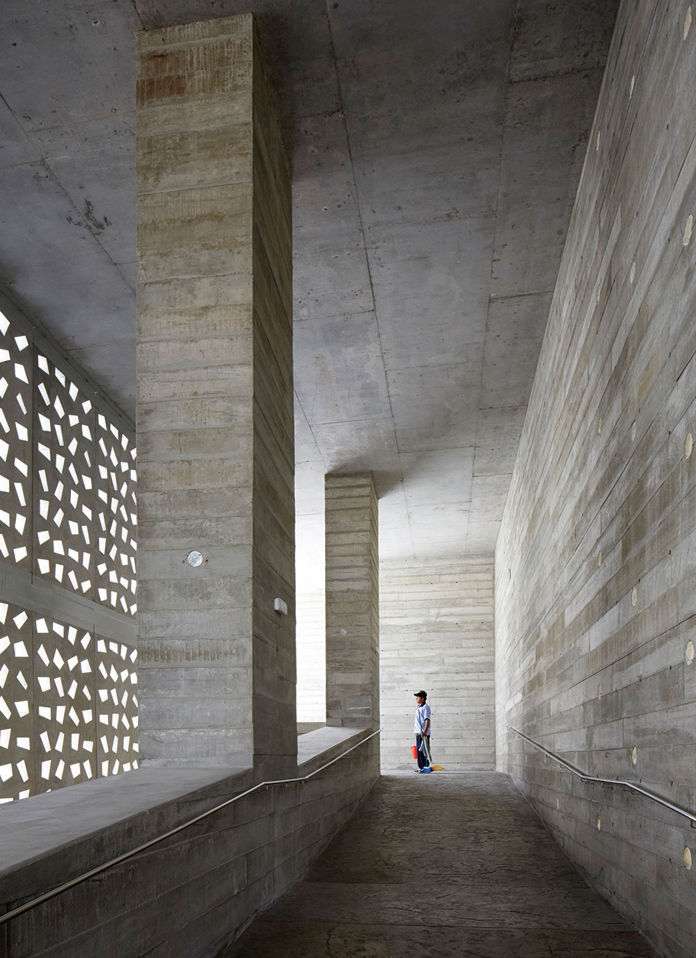 Gallery of UDEP Lecture Building / BARCLAY&CROUSSE Architecture - 2