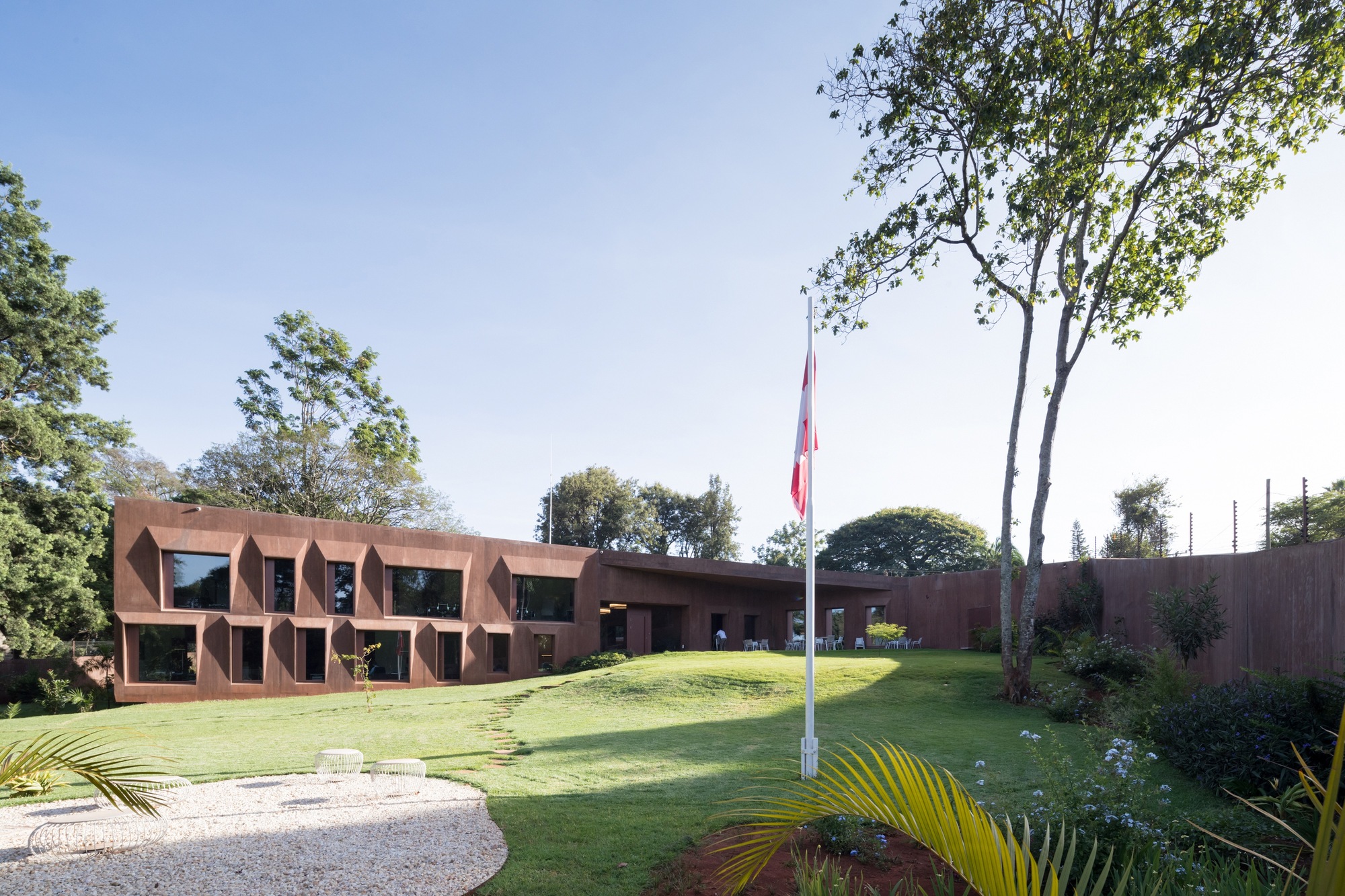Gallery of Swiss Embassy in Nairobi / ro.ma. architekten - 8