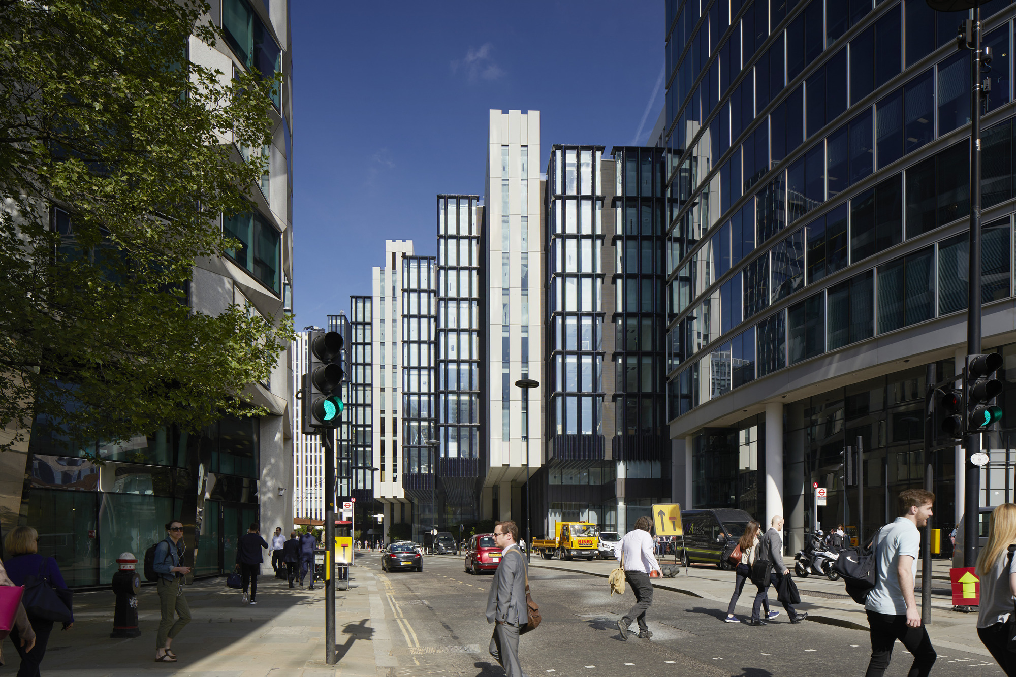 Gallery of London Wall Place / Make Architects - 12