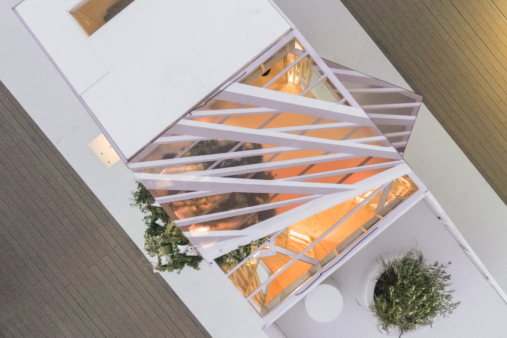 Gallery of MINI Living Urban Cabin / FreelandBuck - 32