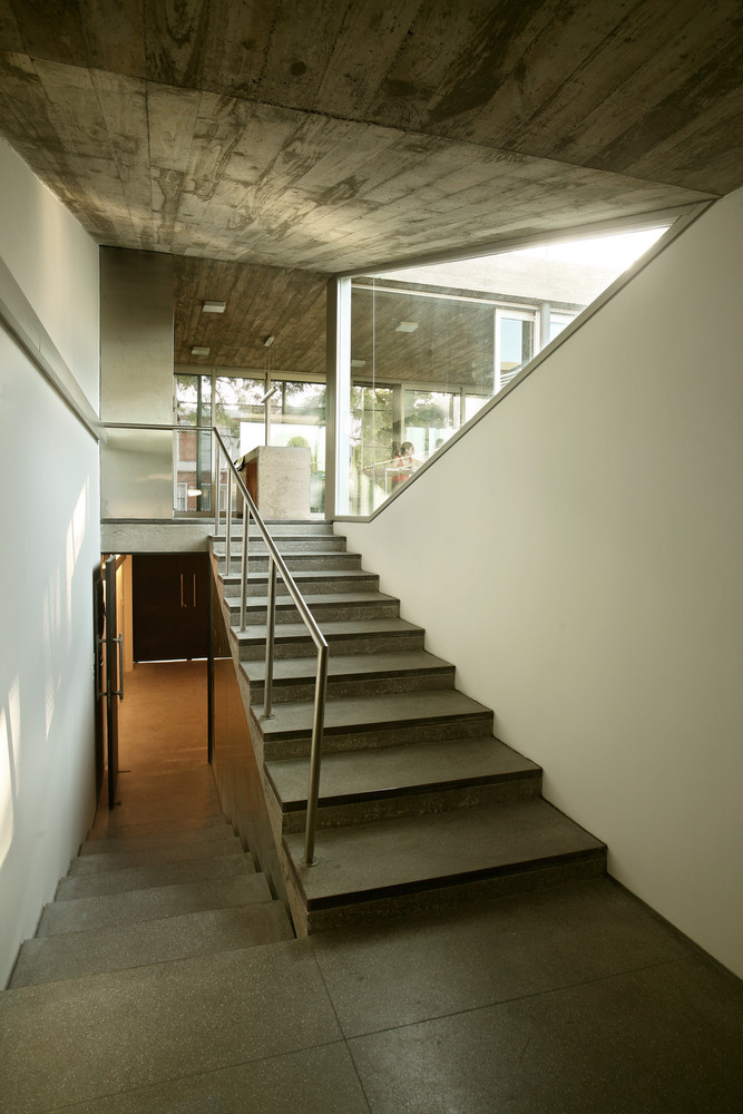 Gallery of Split-Level Homes: 50 Floor Plan Examples - 74