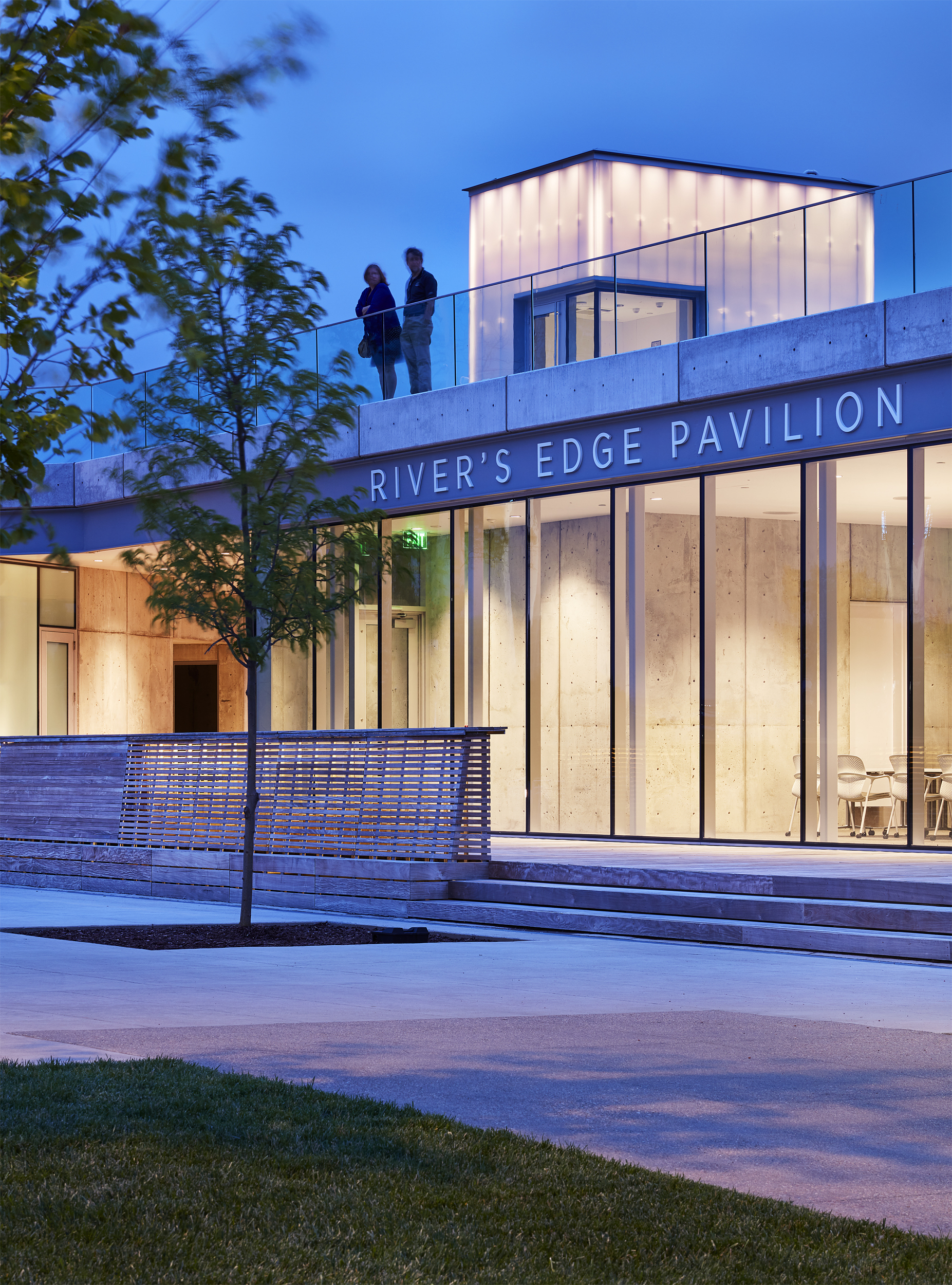 Galeria de Pavilhão River's Edge / Alley Poyner Macchietto Architecture - 4