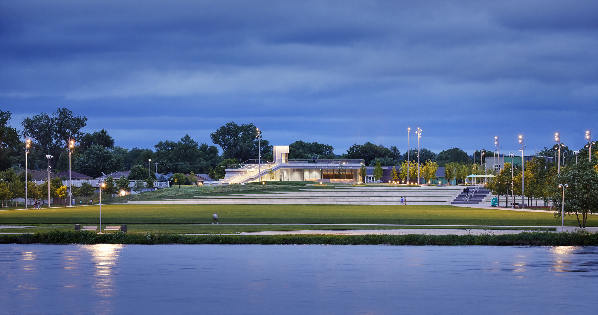 Gallery of River's Edge Pavillion / Alley Poyner Macchietto ...