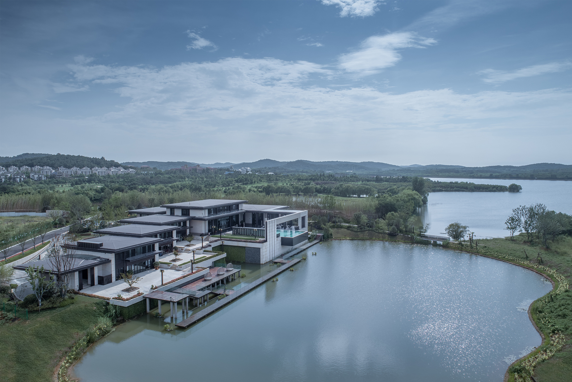Gallery of Zipeng Bay Resort Residential / Shanghai ZF Architectural ...