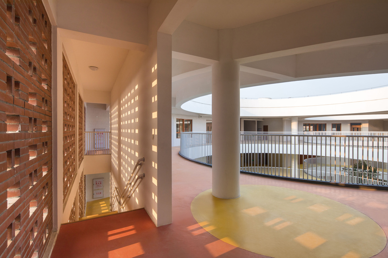 Gallery of Between Square and Circle: Xinnan Kindergarten / Jin Niu - 1