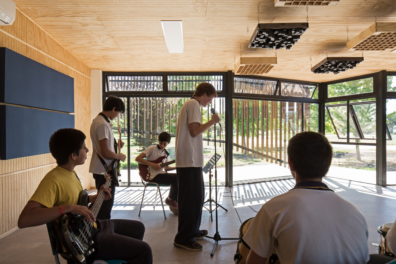 Gallery of Cultural Centers: 50 Examples in Plan and Section - 25