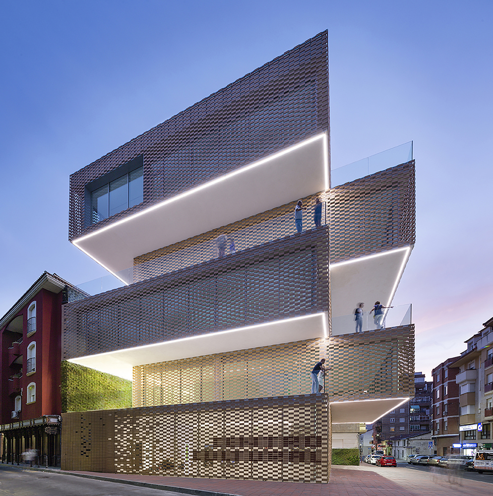 Gallery of Cultural Centers: 50 Examples in Plan and Section - 114