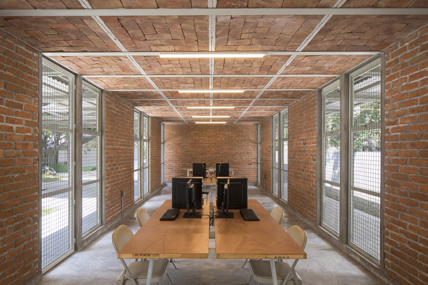 Gallery of Cultural Centers: 50 Examples in Plan and Section - 84