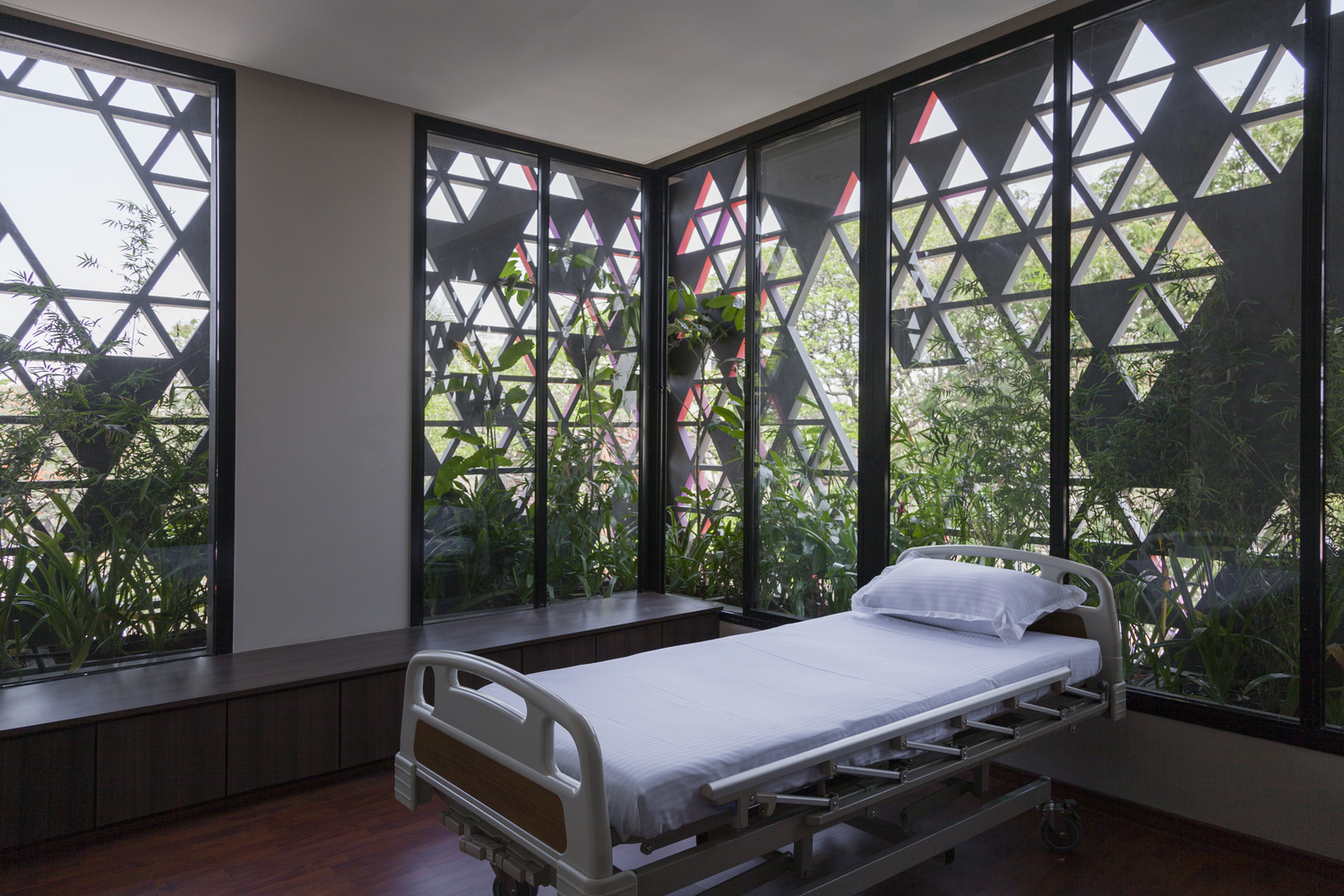 Gallery of Waiting Rooms, Reception Areas, & Courtyards: 43 Notable ...