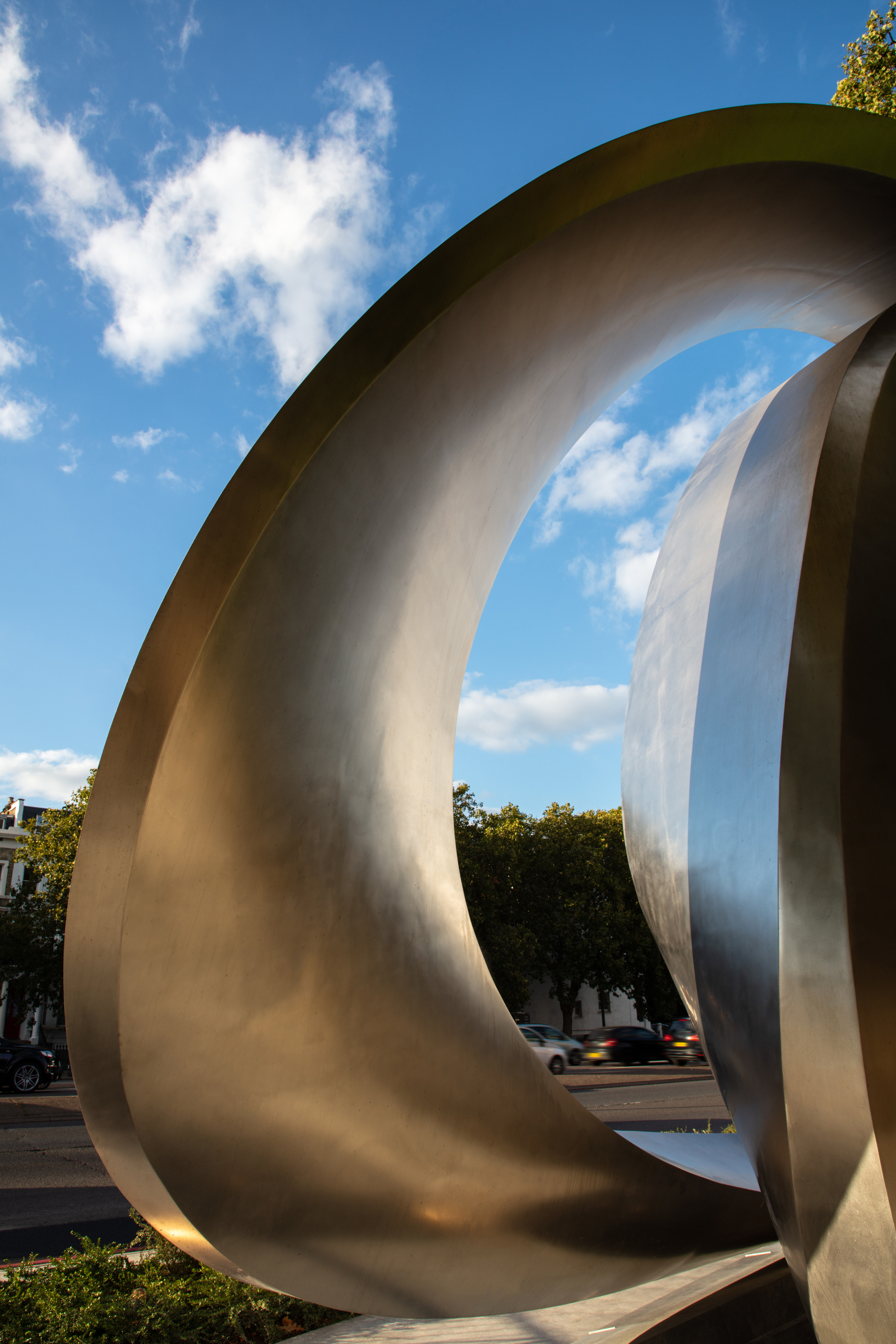 Gallery of The Kensington / Zaha Hadid Design - 12