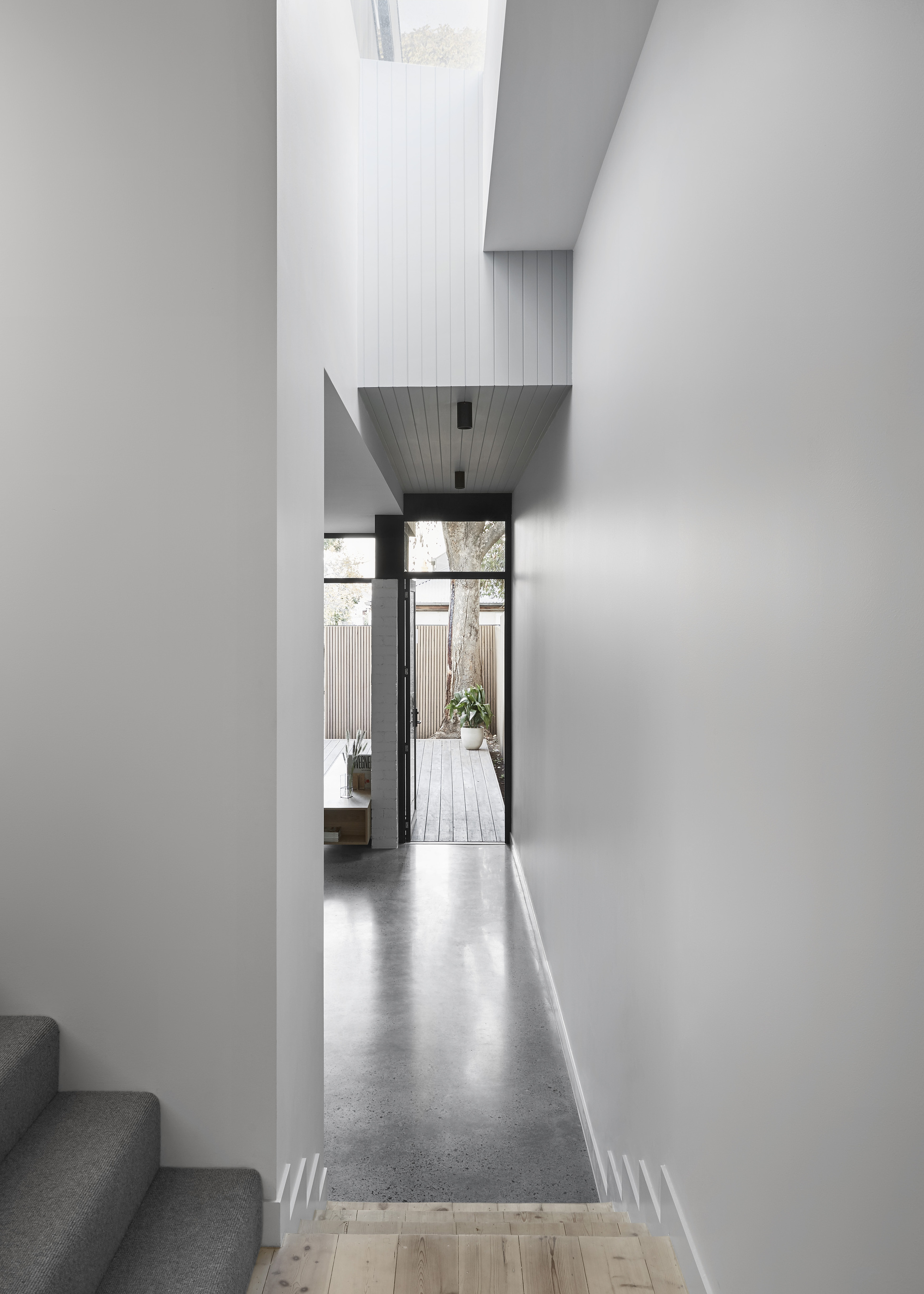 Gallery of Loft House / Tom Robertson Architects - 7