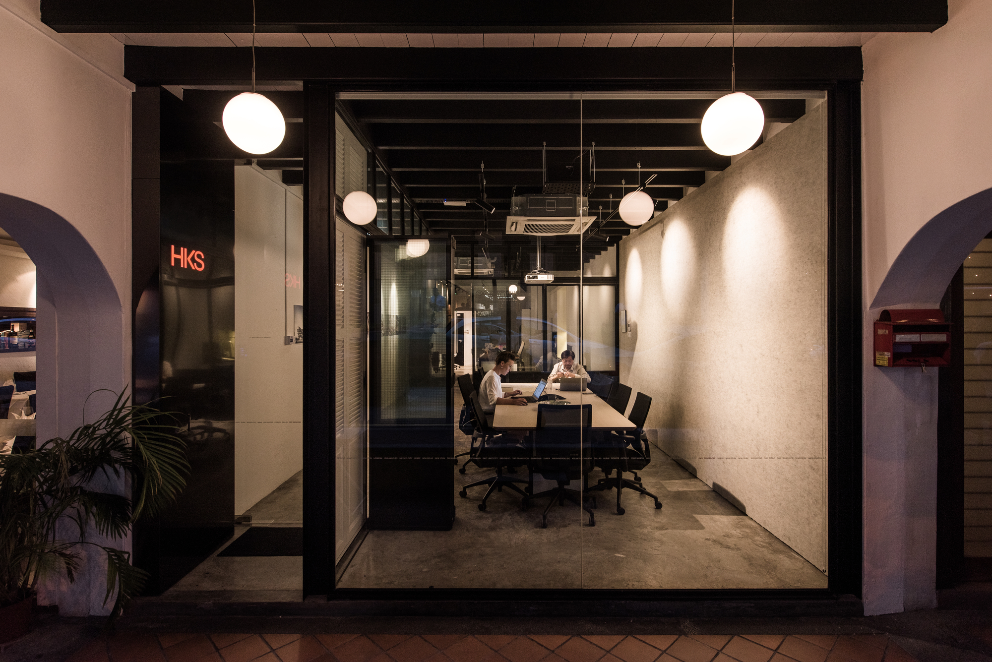 Gallery of HKS Singapore Office / HKS Architects - 10