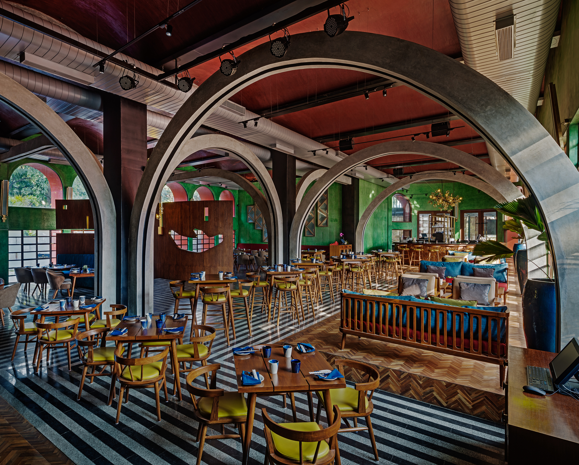 Gallery of 1Q1 Kitchen and Bar / Khosla Associates - 4