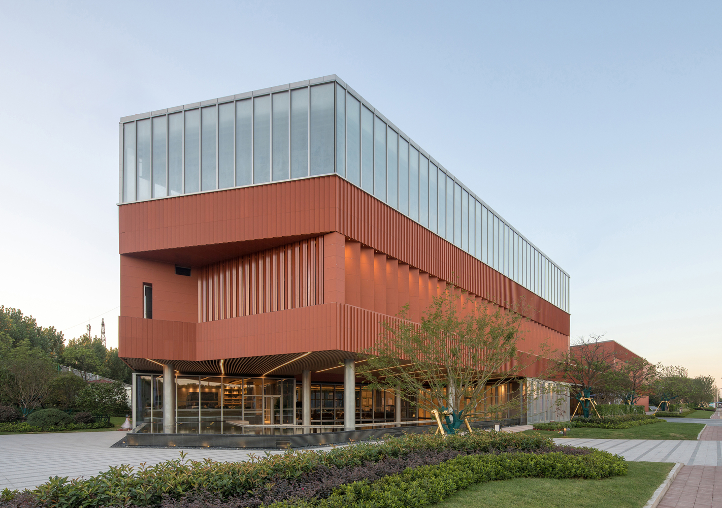 Gallery of Shanghai Vanke Qichen Community Center / Shenzhen Huahui ...