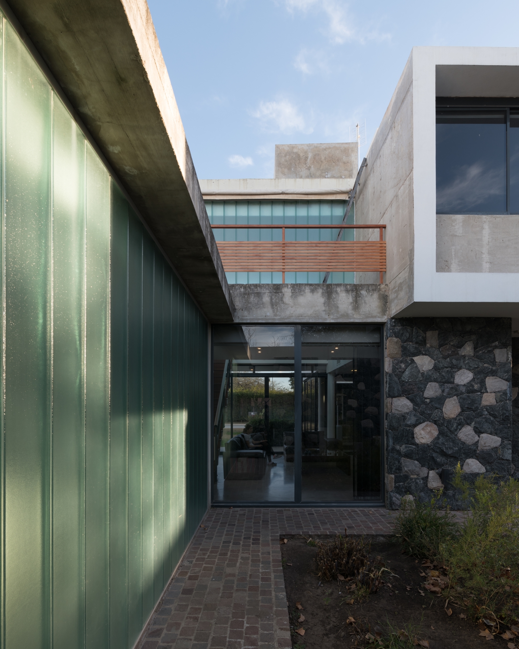 Gallery of House in the Air / APS - Pablo Senmartin - 16