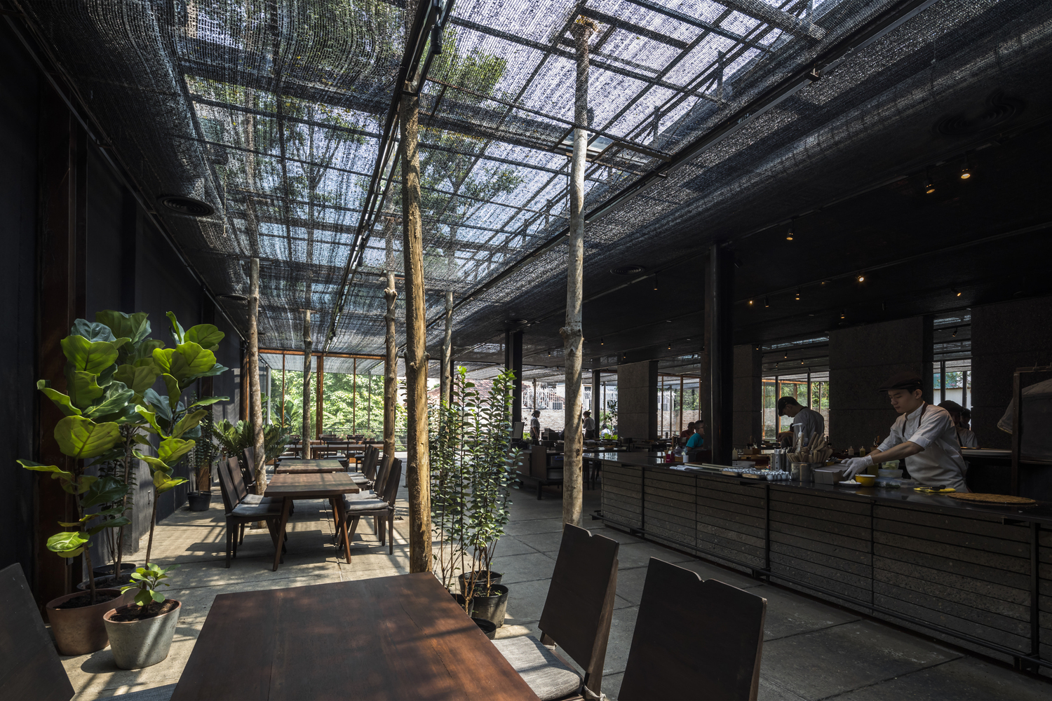 Gallery of Bars and Restaurants: 50 Examples in Plan and Section - 8