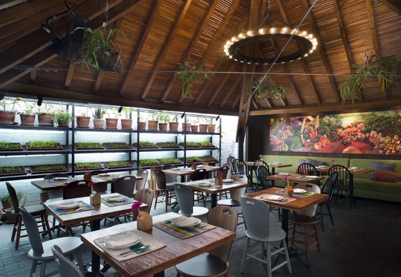 Gallery of Bars and Restaurants: 50 Examples in Plan and Section - 38