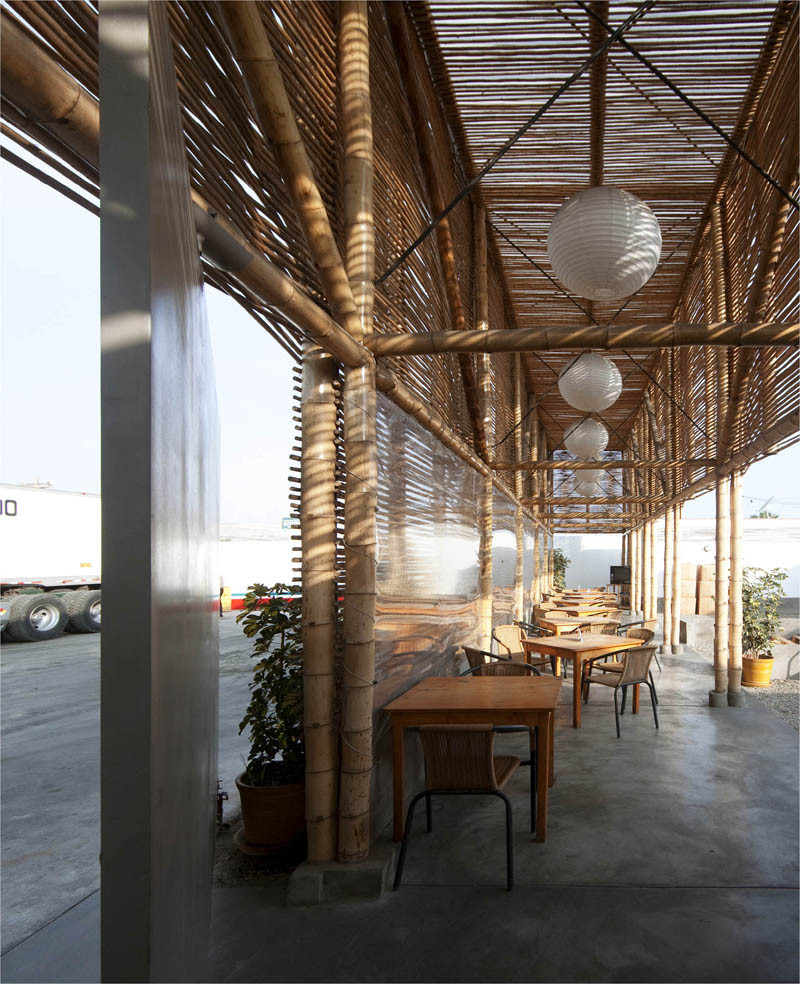 Gallery of Bars and Restaurants: 50 Examples in Plan and Section - 127