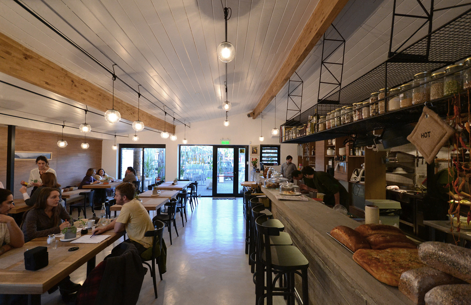 Gallery of Bars and Restaurants: 50 Examples in Plan and Section - 143