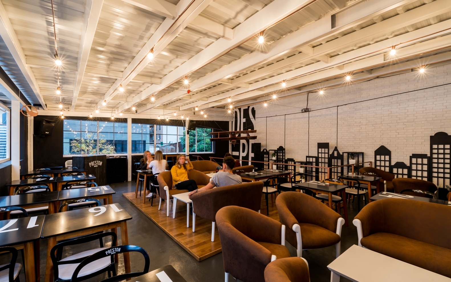 Gallery of Bars and Restaurants: 50 Examples in Plan and Section - 144