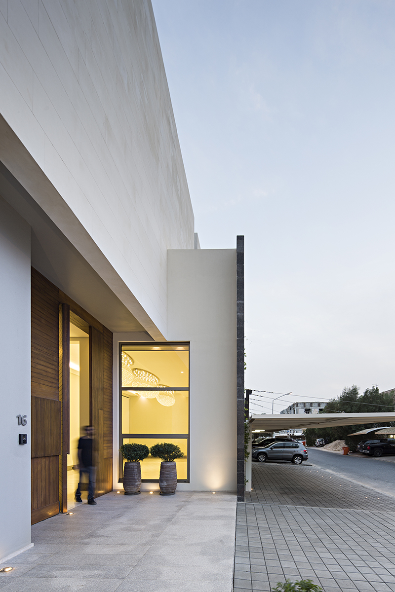 Gallery of Tetris House / Massive Order - 13