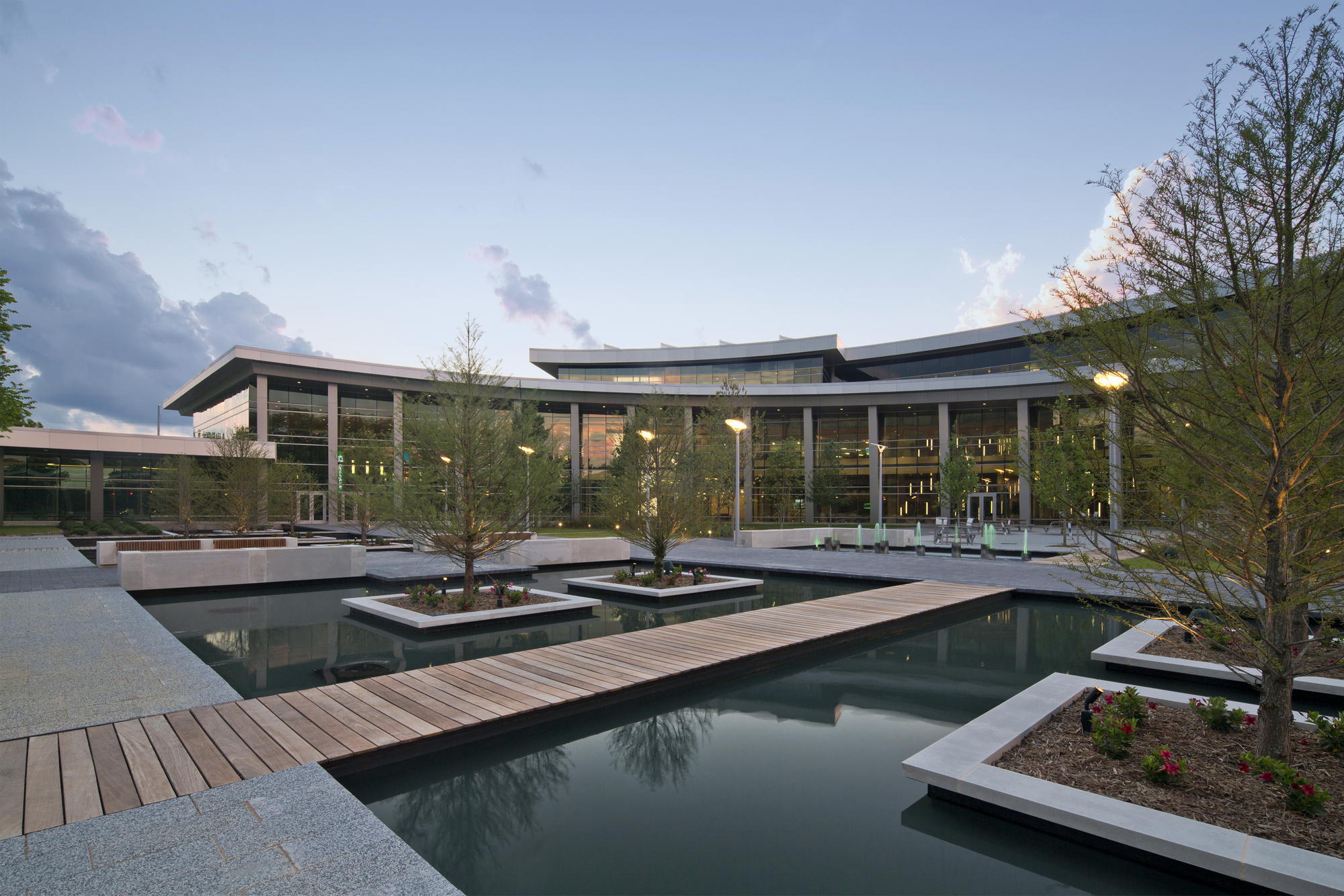 Gallery of CenturyLink Technology Center of Excellence / Moody Nolan - 3
