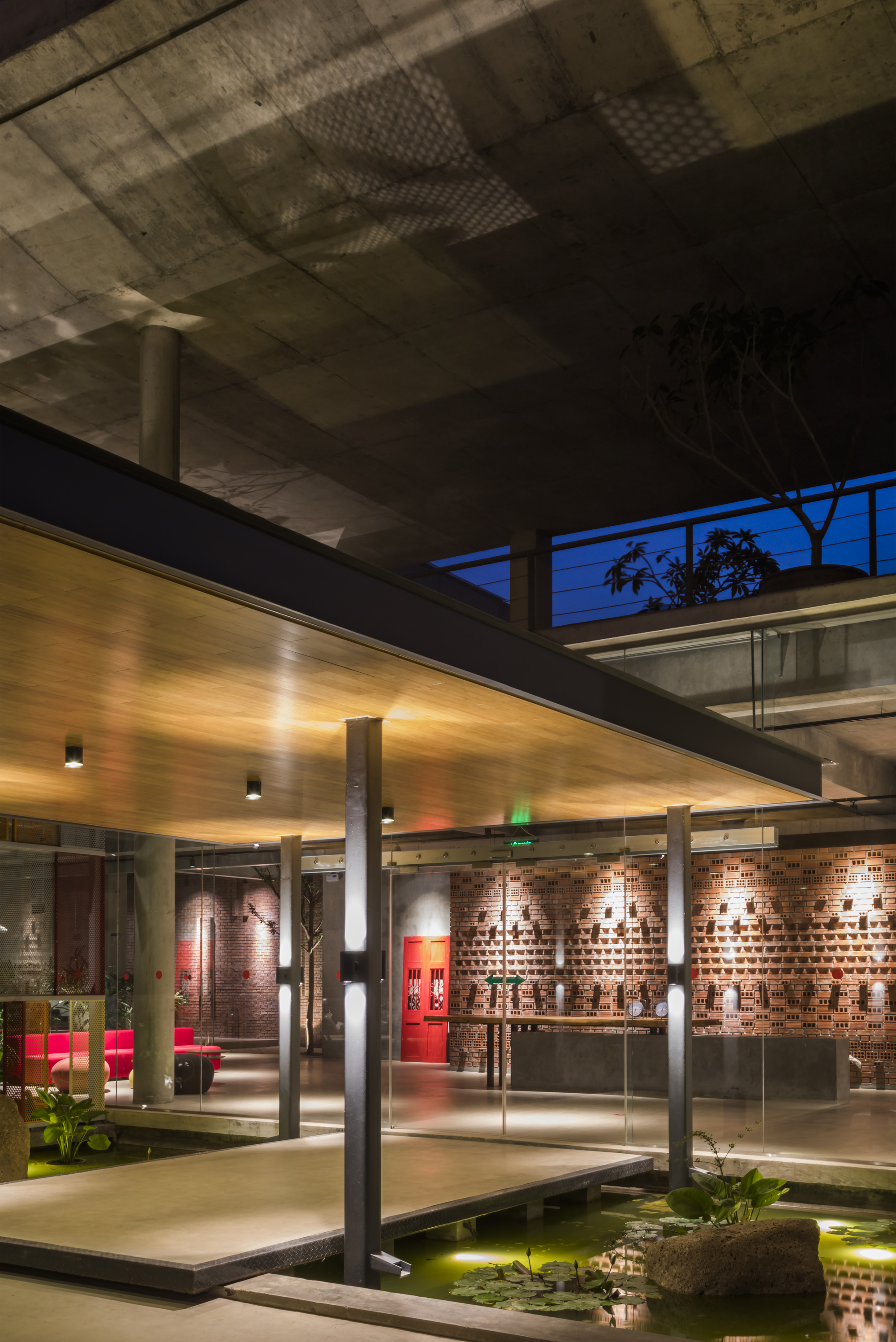 Gallery of Star Engineers, Administrative Building and Factory / Studio ...