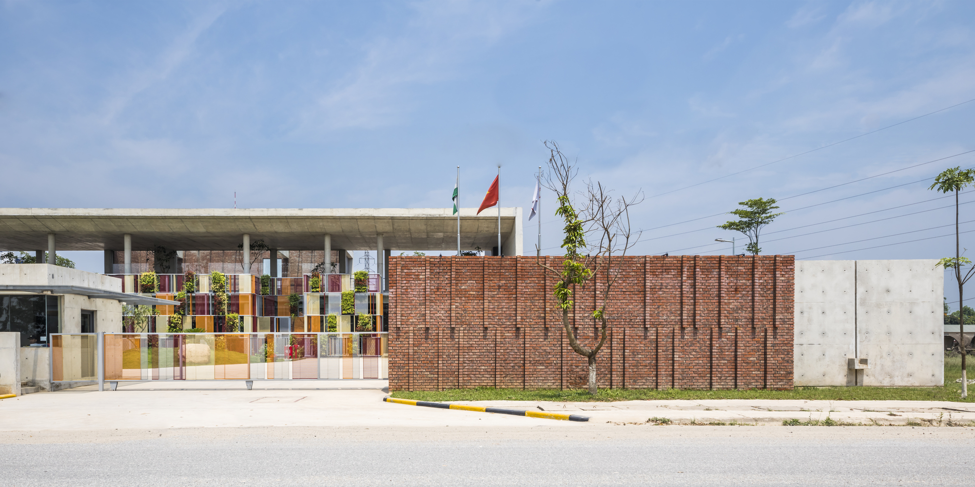 Gallery of Star Engineers, Administrative Building and Factory / Studio ...