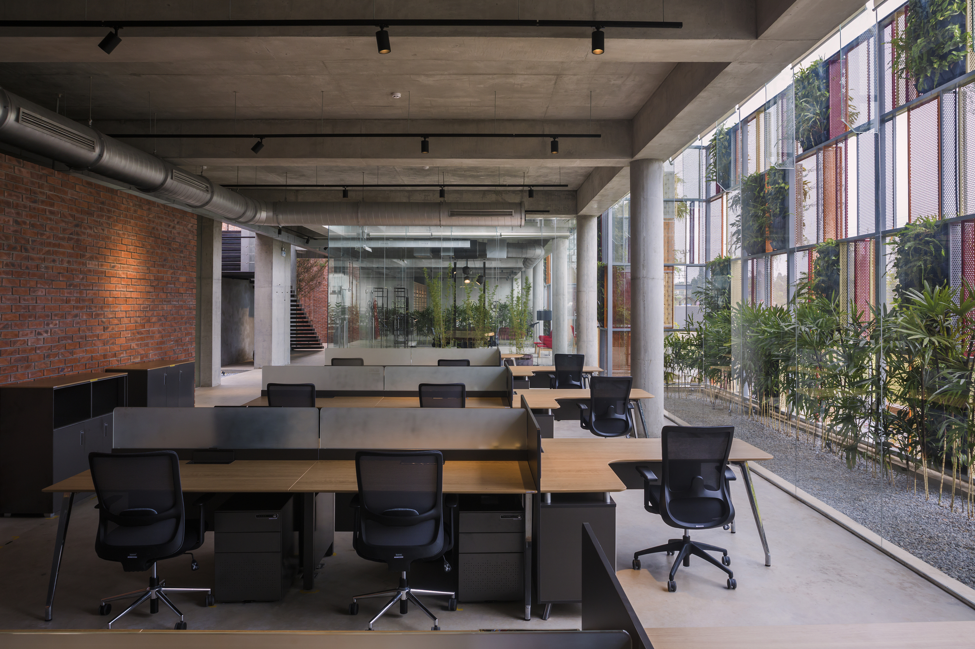 Gallery of Star Engineers, Administrative Building and Factory / Studio ...