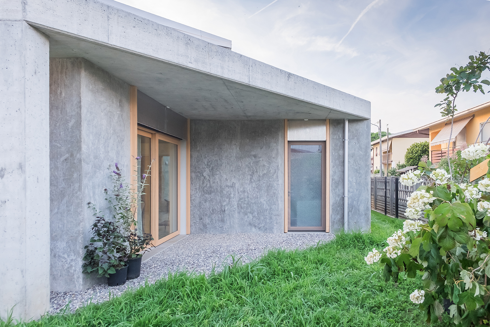 Gallery of FGN House / O A S I Architects - 7