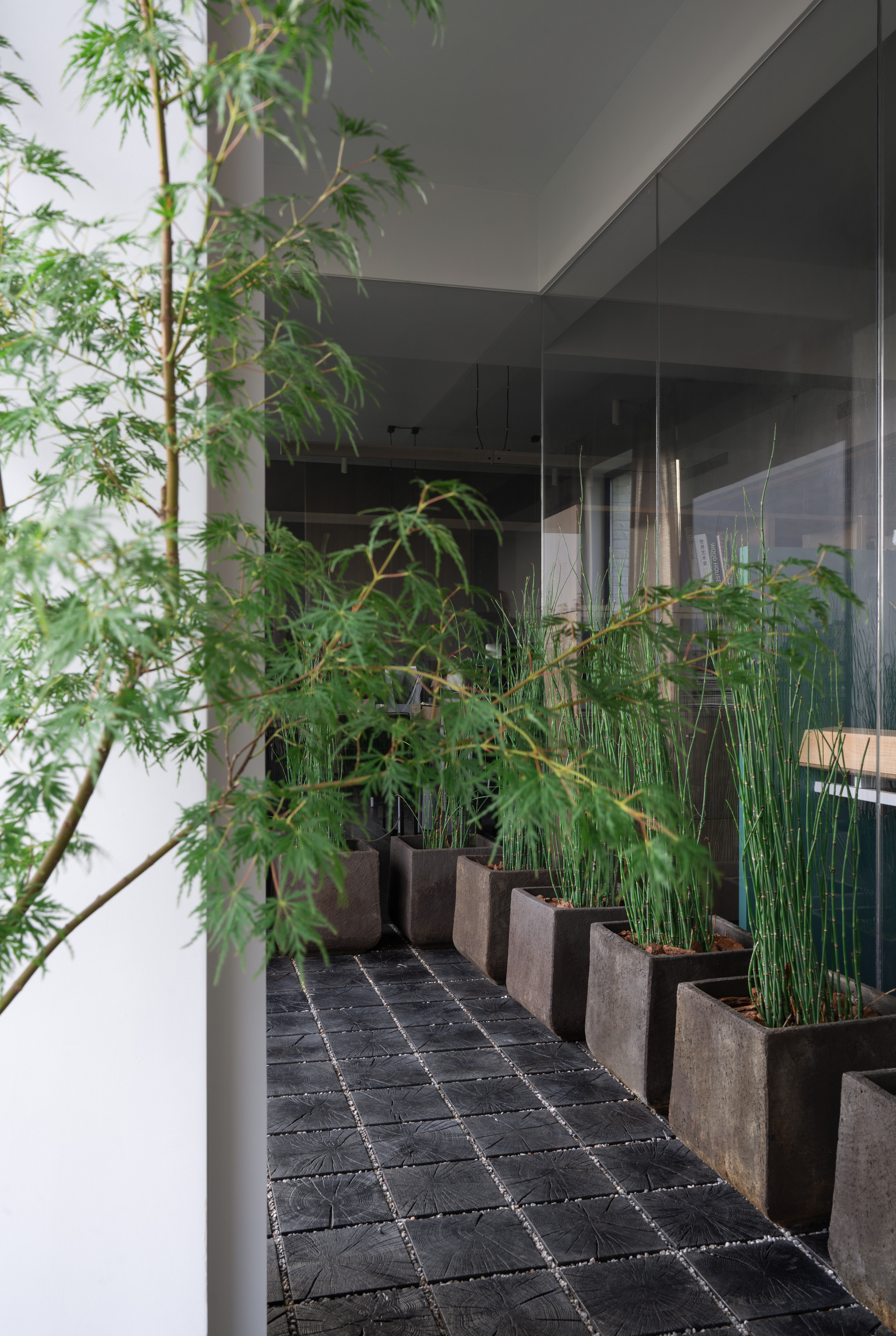 Gallery of Brand Center of Ugan Concept / Jiangjiu Architecture - 9