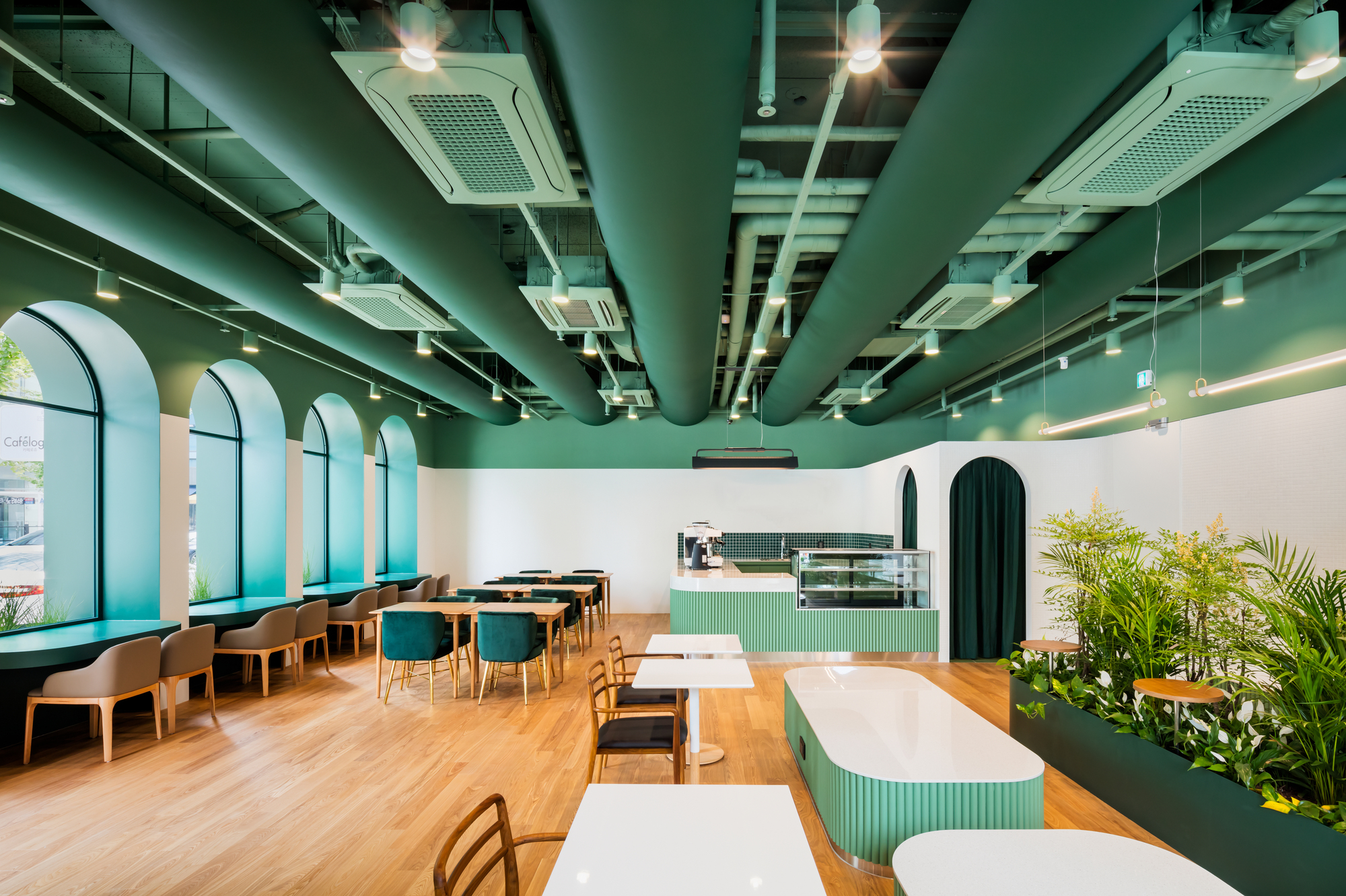 Gallery of Café Loge / The Cornerz + Kode Architects - 19