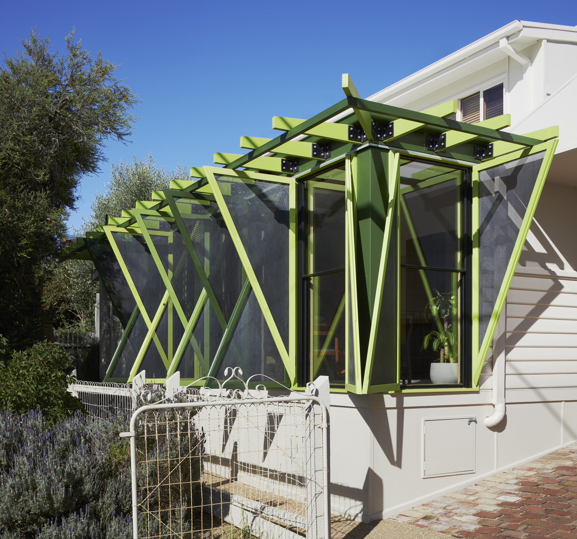 Gallery of Green Shutter House / OOF! architecture - 12